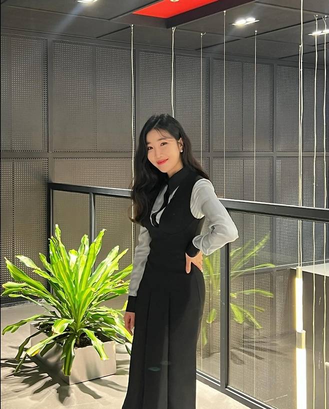 이해리 부잣집 딸 같네~” 청순 미모 돋보인 베스트 플리츠 원피스룩 스타와 패션