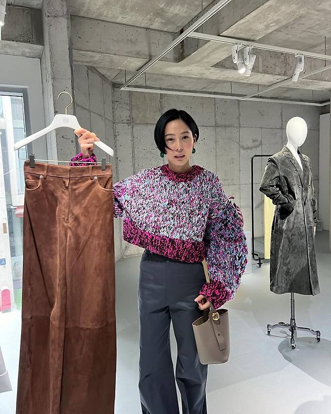 김나영 봄컬렉션 피팅으로 미리보기 니트 봄코디 라이프 뉴세이
