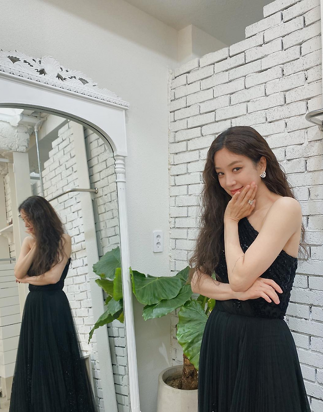 40대 믿기지 않는 려원 동안미 완성한 이 헤어스타일 헤어핏
