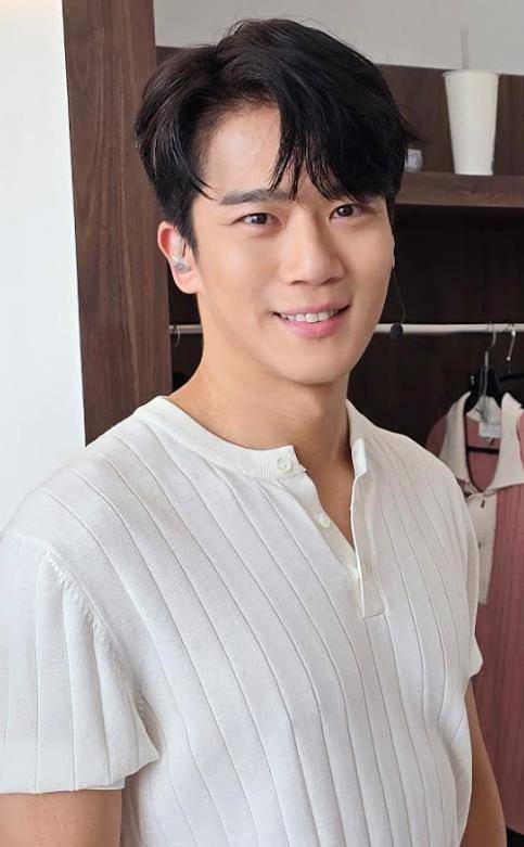 7살 때부터 진짜 잘생겼다고 소문난 소년의 40대가 된 현재 모습 필더무비
