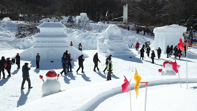 ‘지금 여기 태백 Now Or Never 태백산 눈 축제 개막 청계천 옆 사진관