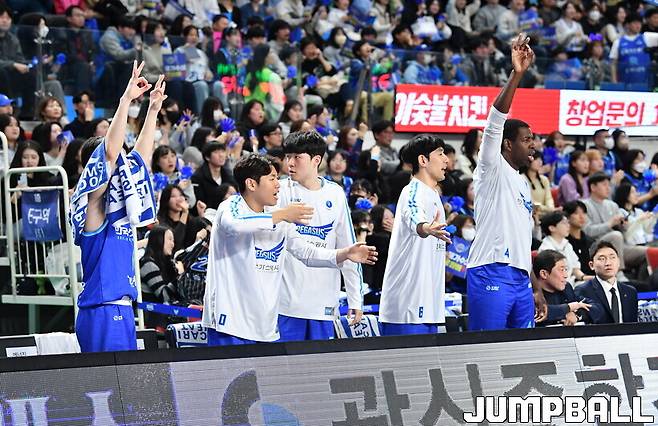 뒷북stat ‘kbl 최초 3r까지 27경기 7승→4r 7승 돌변