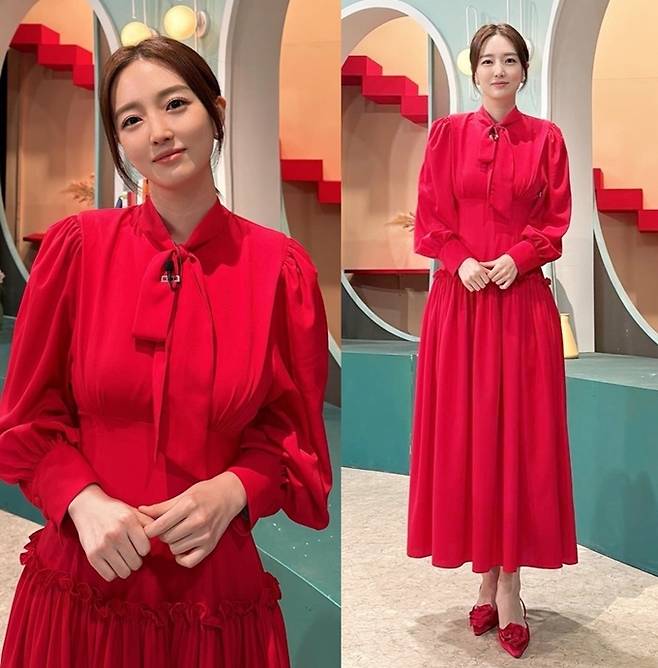 김소영 아나 단아미의 절정 시선올킬 찰떡같이 소화한 핫레드 원피스룩 패션엔