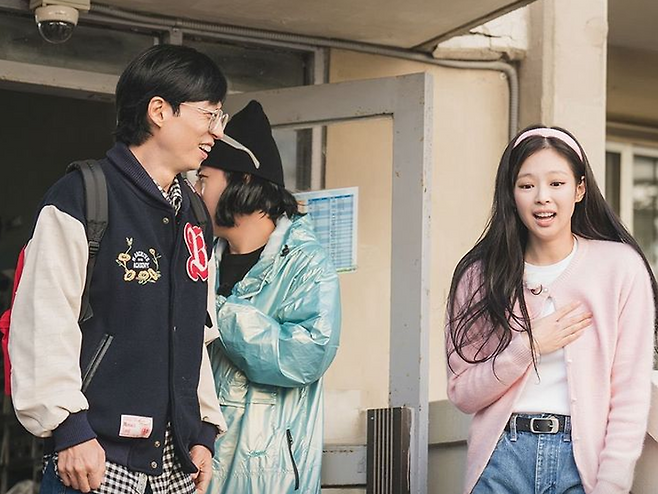 90년대 원조 완판녀 김희선으로 완벽 변신한 제니 삶은영화