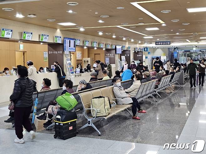 전공의 717 이탈한 삼성창원병원흉부외과 등 예정 수술 2건 연기