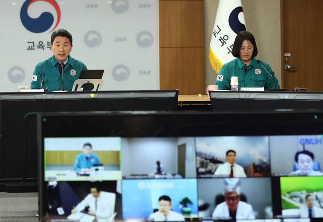 의대 학장들 350명 증원 적절교육부는 총장 2차 소집