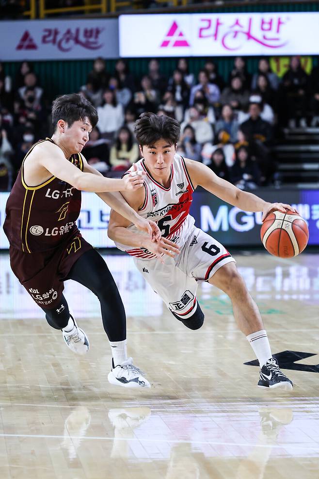 Bk 리뷰 ‘마레이 복귀 Lg 정관장 제물로 단독 3위 탈환