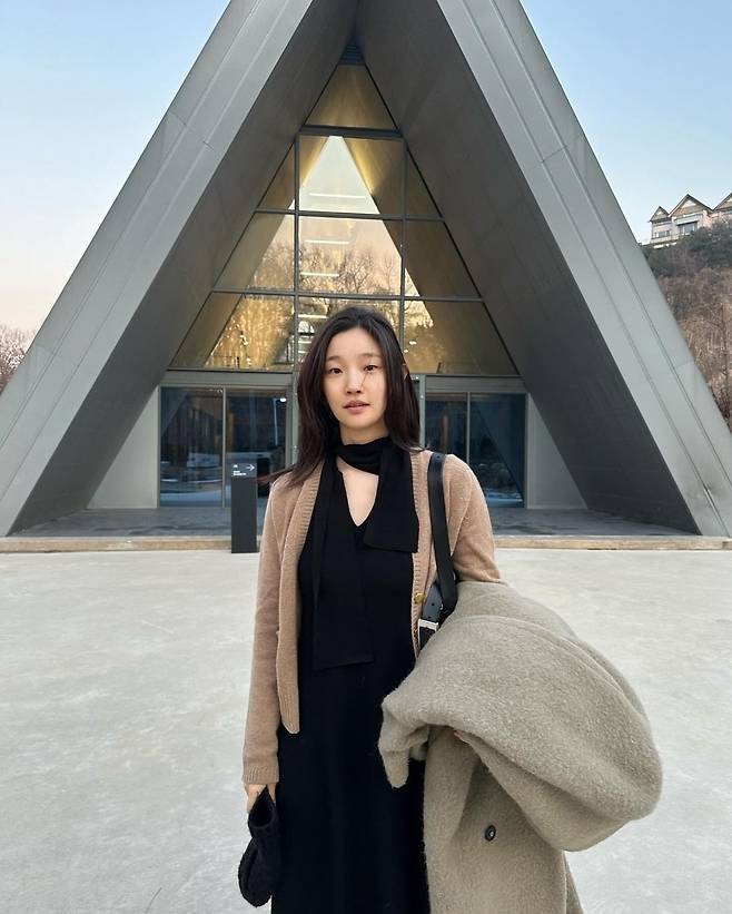 박소담 양평에 뜬 청순 여신수수한 카디건 원피스 패션 스타와 패션