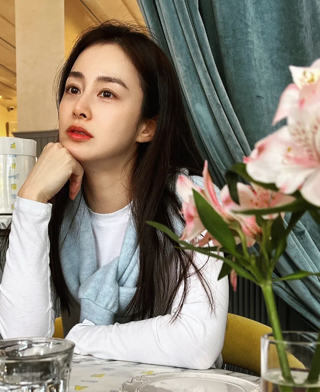 김태희할리우드 진출 근황더 예뻐졌네20대같은 청바지룩 어썸클