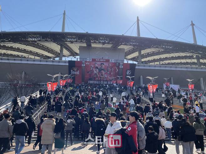 ‘예매만 4만 4천 명 서울 인천 린가드 효과 앞세워 최다 관중 경기 눈앞