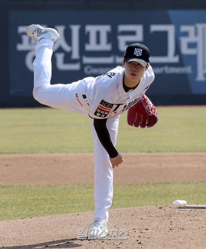 Is 수원 우승팀 Lg 헛스윙 유도한 커브 3이닝 무실점 신인 원상현 5선발 눈도장 쾅