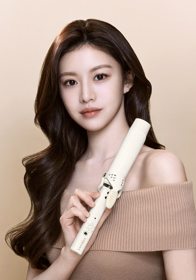 얼굴 천재 고윤정 매혹적인 스트레이트 로맨틱한 웨이브 두가지 무드 헤어스타일 뷰티는 내운명