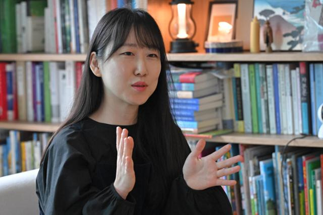 불편한 편의점 표지 그린 작가의 서재에 자본론이 있는 이유