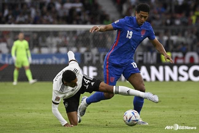 21세 '1700억' 미드필더 EPL행 솔솔, 현 소속팀 재계약 거절했다... 초대형 계약 성사되나