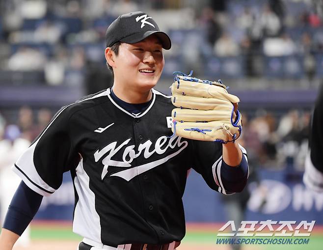'KBO 데뷔 전인 신인들이 ML타자들을 압도하다니...' 김택연 151㎞ KK+황준서 146㎞ K.1이닝 3K 합작 순삭[고척 리포트]