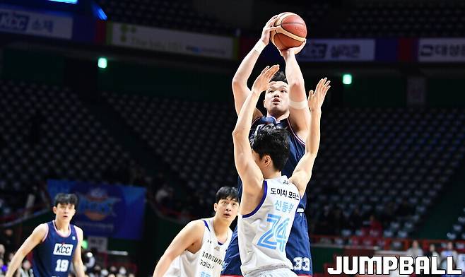 ‘라건아 이승현 37점 합작 Kcc 최하위 삼성 제압하고 다시 연승 가도