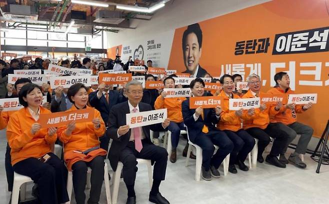 다자구도 전국적으로 100곳 육박 제3지대 판 뒤흔들까