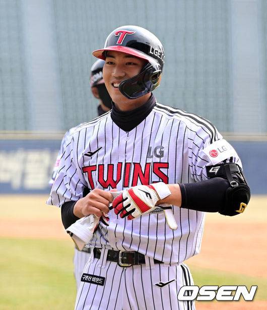 ‘고우석 마이너행 홈런포’ 잠실 빅보이, 극적인 개막 엔트리…신인 김현종, 19년 만에 LG 외야수 진기록