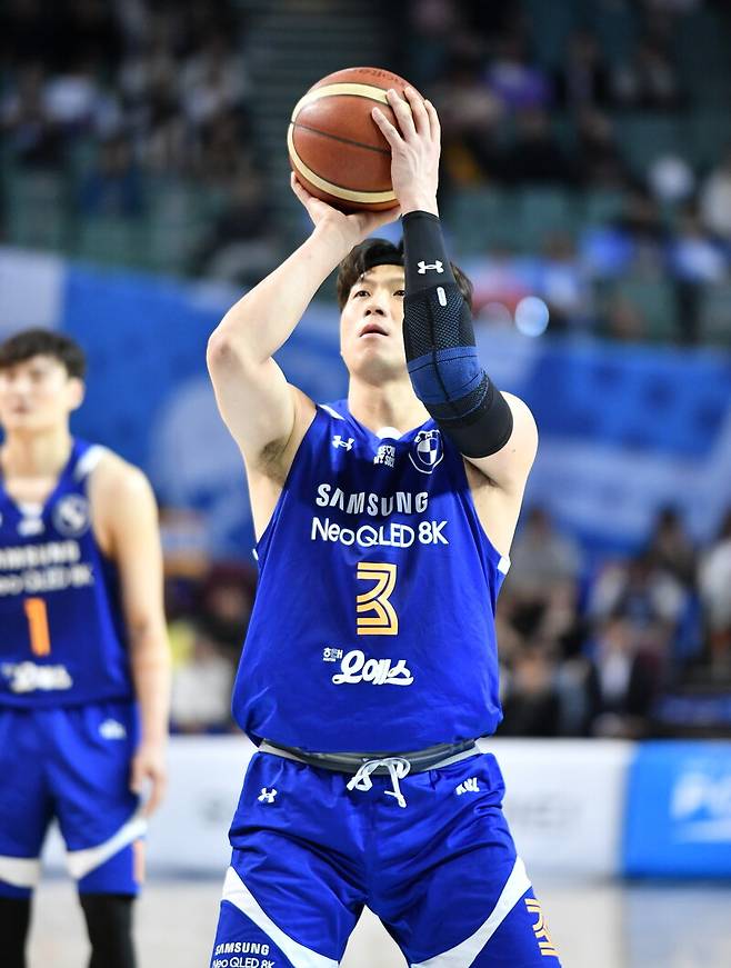 [BK 리뷰] ‘4쿼터를 지배한 이정현’ 삼성, KCC 꺾고 시즌 마지막 홈경기 마무리