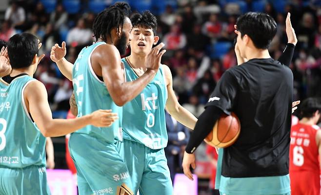 Bk 리뷰 ‘허훈 배스 동반 폭발 Kt Sk 완파 3위 확정