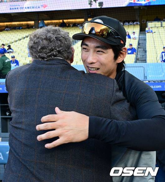 “샌프란시스코는 너를 사랑해!” SF 구단주, 이정후 보러 LA 날아왔다…이정후 활약에 잇몸 만개 웃음