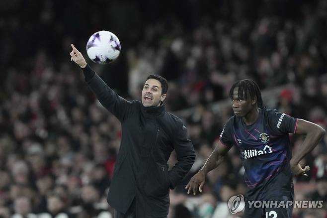아스널 Epl 선두 복귀맨시티도 승전고 울리고 1점 차 추격
