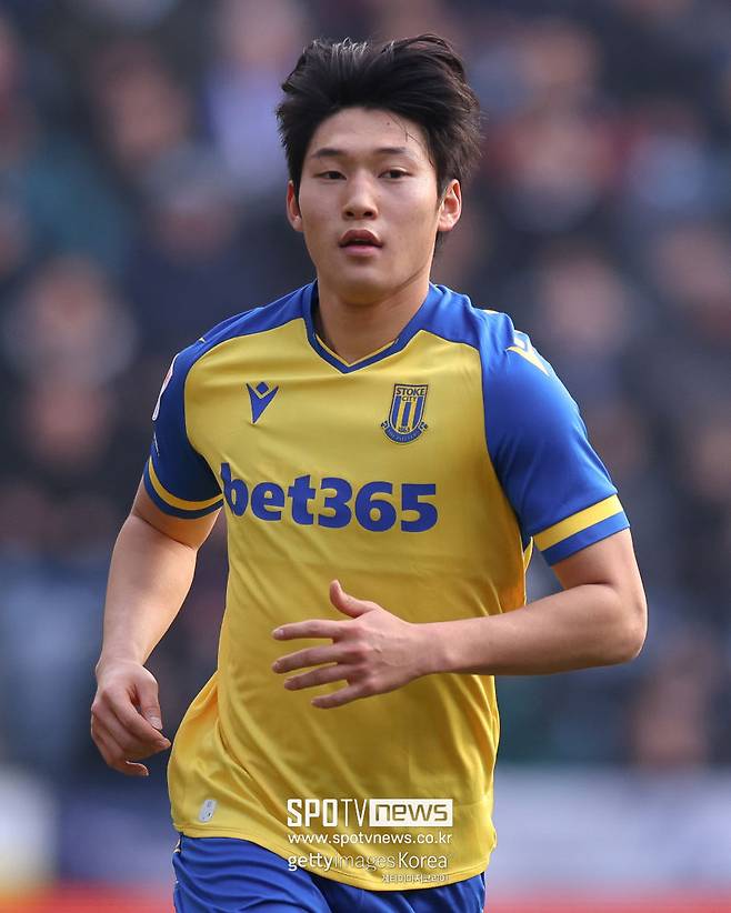 벌써 세 번째 이달의 선수 선정 배준호 이러다 Pl에서 볼 수 있겠네