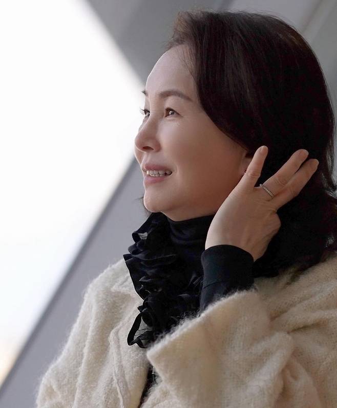 65세 김미숙 머릿결 관리 어떻게 풍성하고 우아한 레이어드 C컬펌 뷰티는 내운명