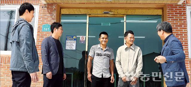 쾌적한 시설서 동료들과 생활해서 좋아요”계절근로자 기숙사 가보니