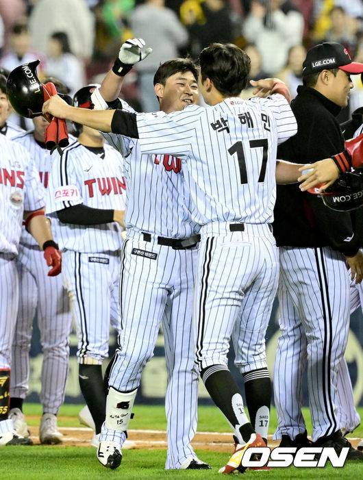 ‘미쳤다’ 짧은 뜬공에 홈으로 뛰다니...'끝내기 득점' 박해민 “포구 자세가 불안해 승부 걸었다”