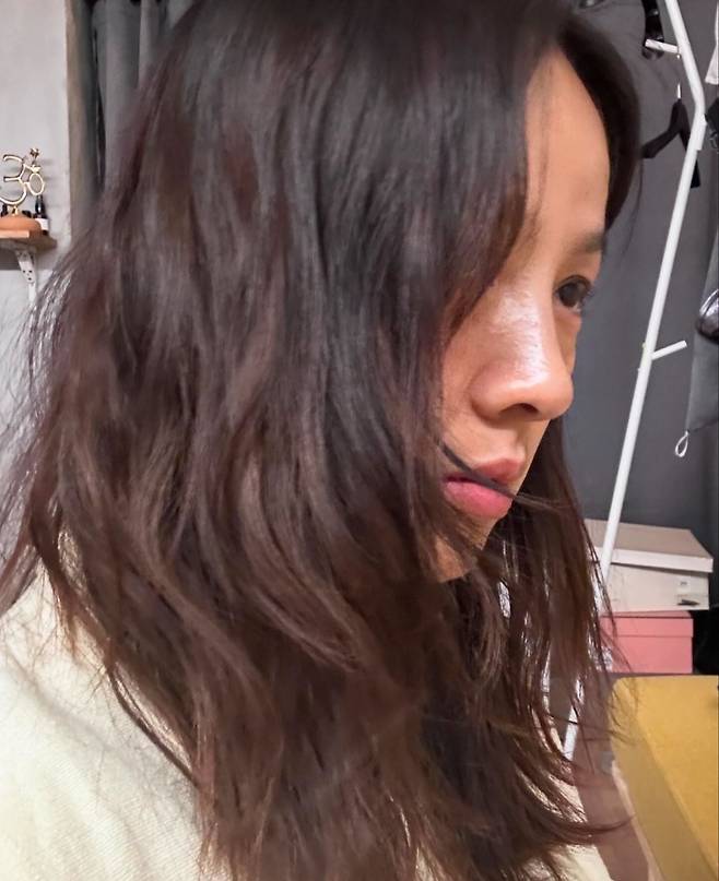 이효리 인생 파마로 완성한 내추럴한 미모 막 찍어도 인생샷이네 뷰티는 내운명