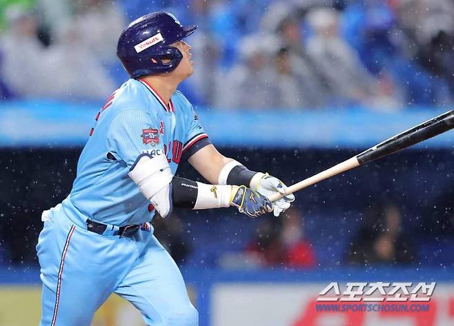 4경기 3홈런 몰아치고 공동 1위 괴물타자로 돌아온 무라카미 타격 장타율도 톱 민창기의 일본야구