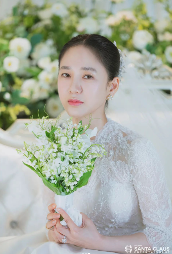 51세 믿기지않은 외모웨딩드레스 핏 완벽해 놀라운 배우관리법 어썸클