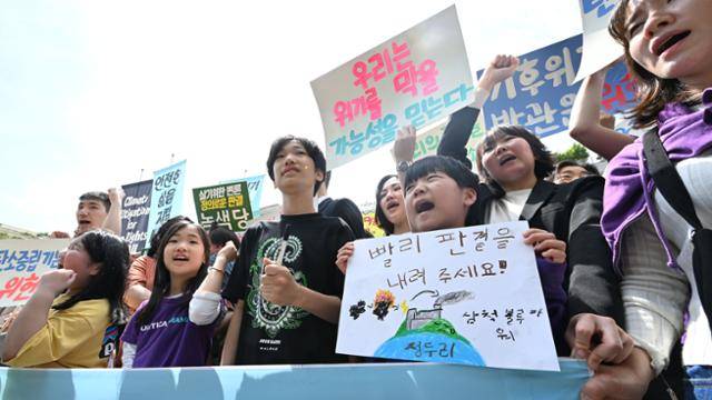 헌재서 열린 아시아 최초 기후소송 공개변론 기본권 침해 인정될까
