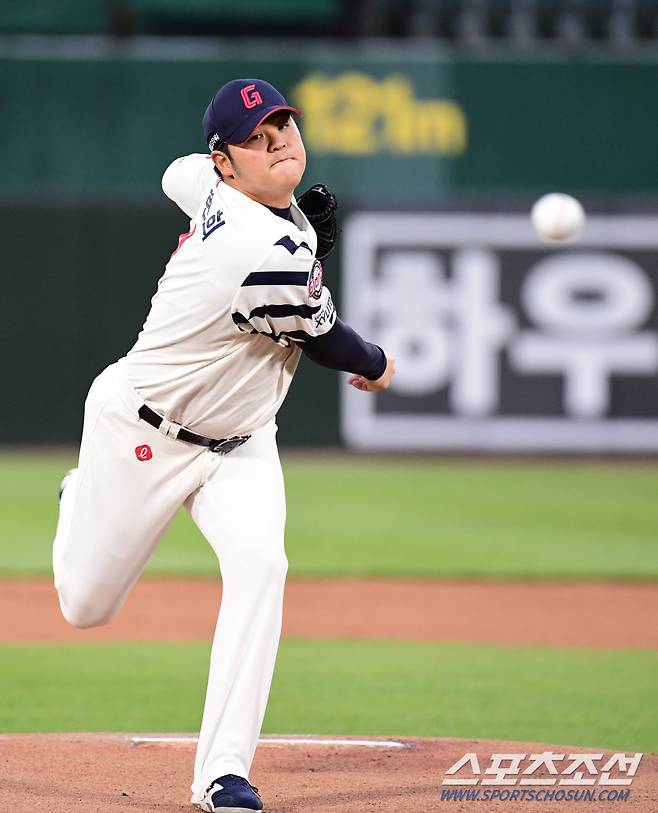 56분 기다렸는데 명장 눈도장 받을까 폭우에 날아간 4이닝 5k 한현희 불꽃투 부산포커스