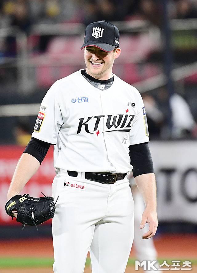 ‘벤자민 8이닝 11K 1실점+타선 고른 활약’ KT, 류현진 KBO 통산 100승 저지…2연승+한화 3연전 위닝시리즈 확보 [MK수원]