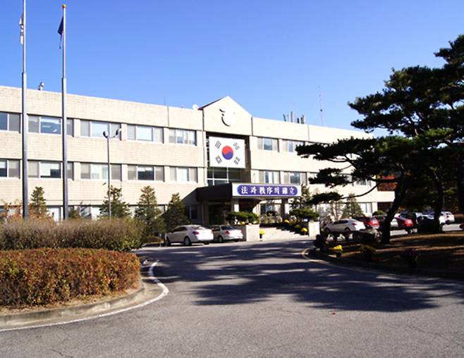 천안교도소 교도관 수감자에게 금품 받은 혐의로 검찰 수사