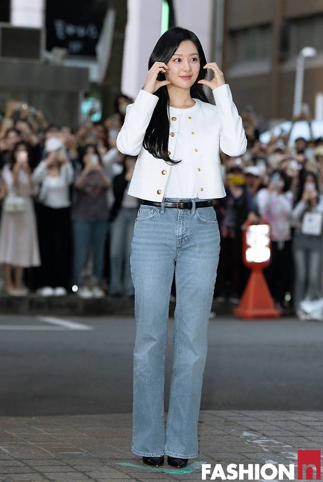 김지원 여의도가 난리 눈물의 여왕 스타일리시한 종방연 패션 패션엔