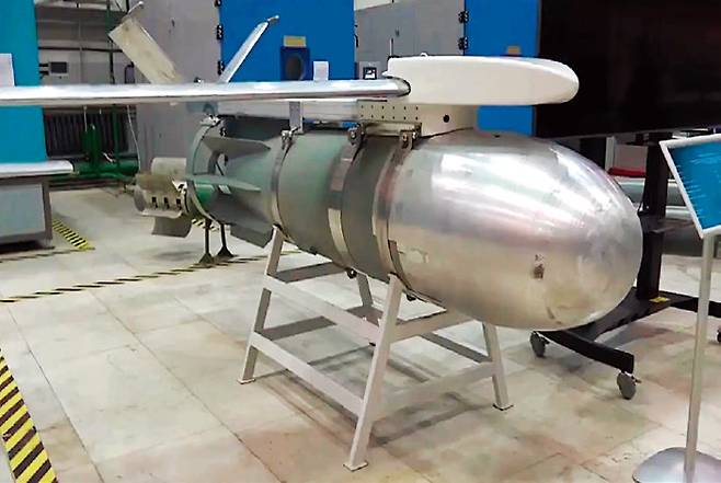 러시아 전투기 활공유도폭탄 세례에 우크라이나군 큰 피해