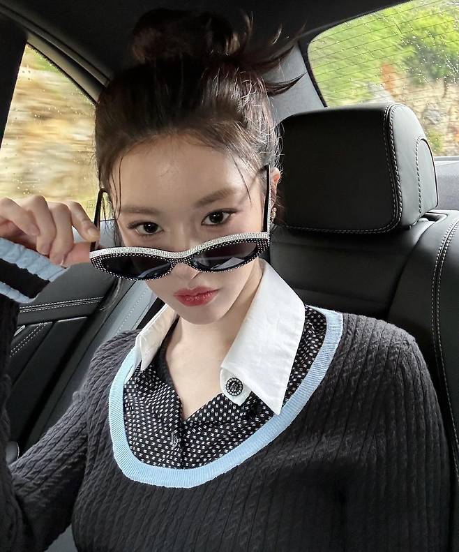 샤넬쇼 고윤정 귀족적인 국보급 미모에 시선 강탈 블루 포인트 니트룩 뷰티는 내운명