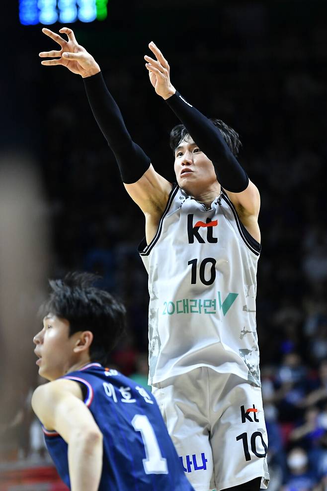 [KBL FINAL] 문성곤의 4차전 3점포, KT에서 필요로 했던 옵션