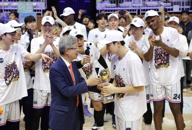 ‘13년 만에 슈퍼팀 부산 Kcc 짜릿한 반전으로 우승mvp 허웅