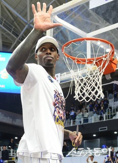 KCC와 계약 만료되는 라건아의 운명은?…5월 KBL 이사회 결과 주목