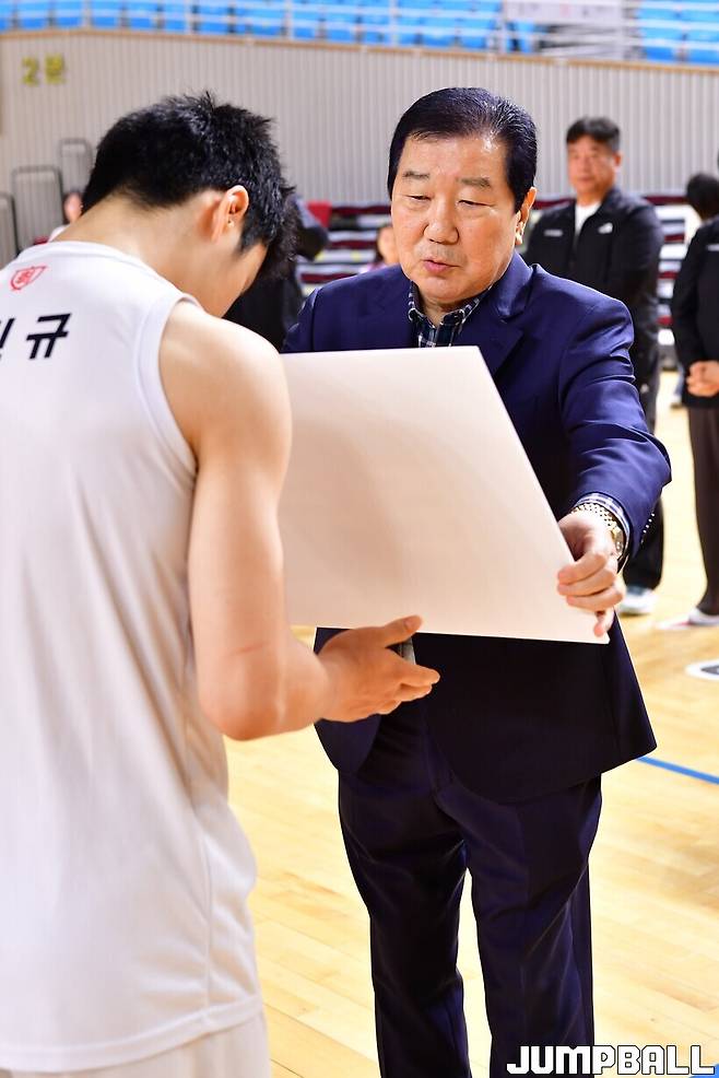 24연맹회장기 우승 용산중 수피아여중 Mvp 박태준 김담희 중등부 시상식 화보