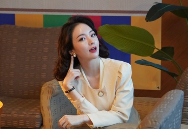 한국에서 가장 예쁜 여성들의 얼굴을 다 가지고 있다는 이 여배우 필더무비