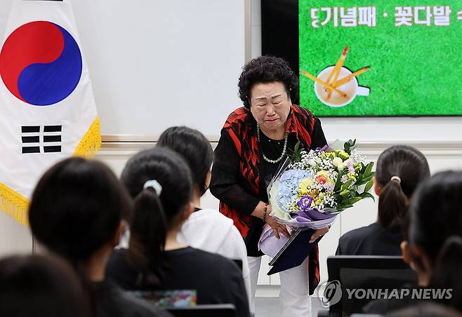 헌혈 소녀·고무신 소년 5·18 때 숨진 학생 42명