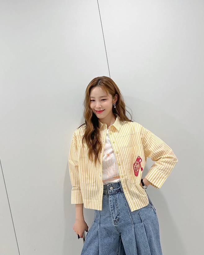 전효성 스트라이프 셔츠와 청바지 입고 러블리한 근황 라이프업