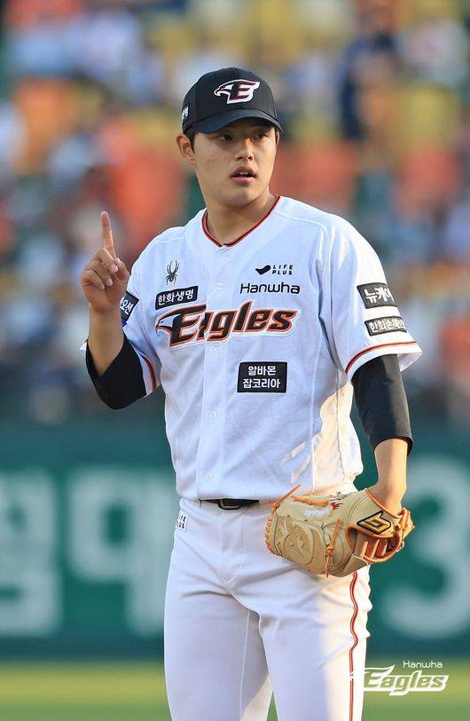 '157km' LG 압도한 문동주, 완벽한 복귀전이었다…안치홍+김태연 홈런, 한화 51일 만에 연승 [대전 리뷰]