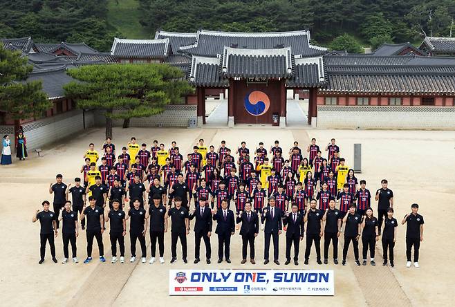수원fc와 수원fc위민 고퀄리티 단체 프로필 사진 ‘화제