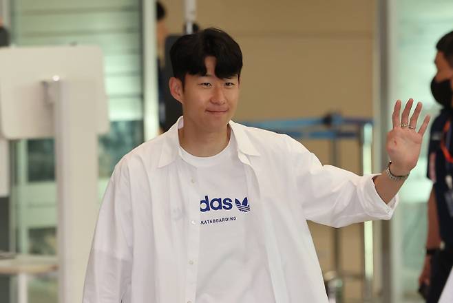 휴가 좀 보내줘 손흥민 인터뷰 거절에도 박수와 환호 왜